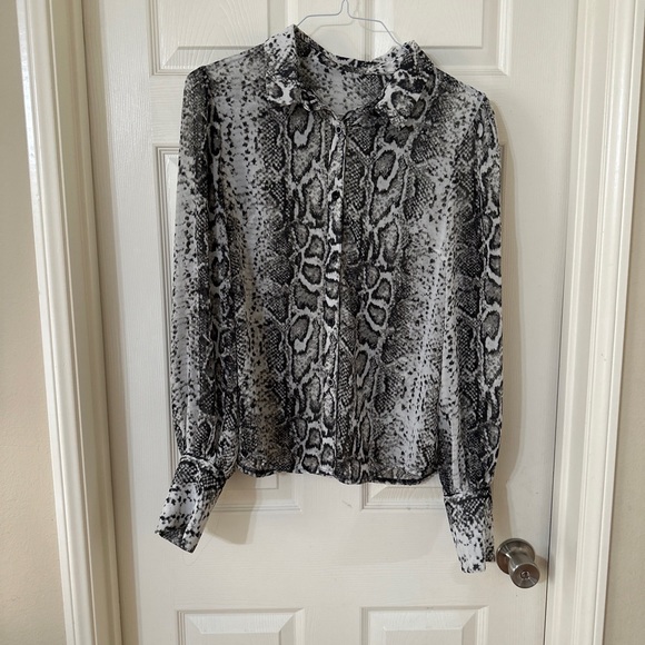 SHEIN | Tops | Snake Print Dolman Sleeves Black And White Collar Blouse ...